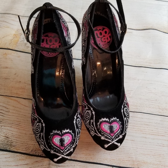 Too Fast | Shoes | Too Fast Velvet Wedges Nwot | Poshmark